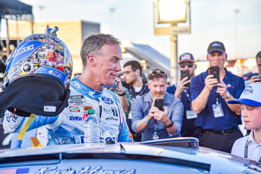 Harvick Ends Cup Career with a Seventh Place Finish at Phoenix - The ...