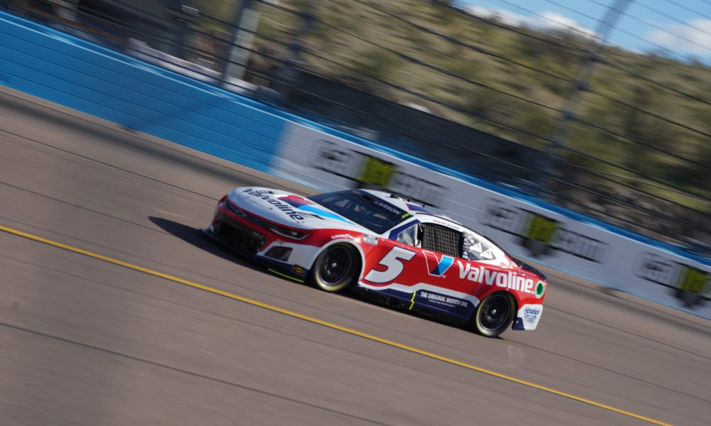 Kyle Larson Vies for Phoenix Victory - The Podium Finish
