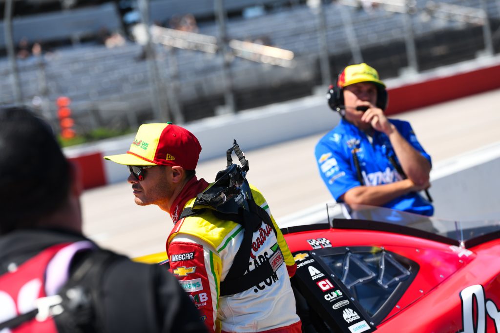 Kyle Larson Starts Sixth, Pursues Second Darlington Win