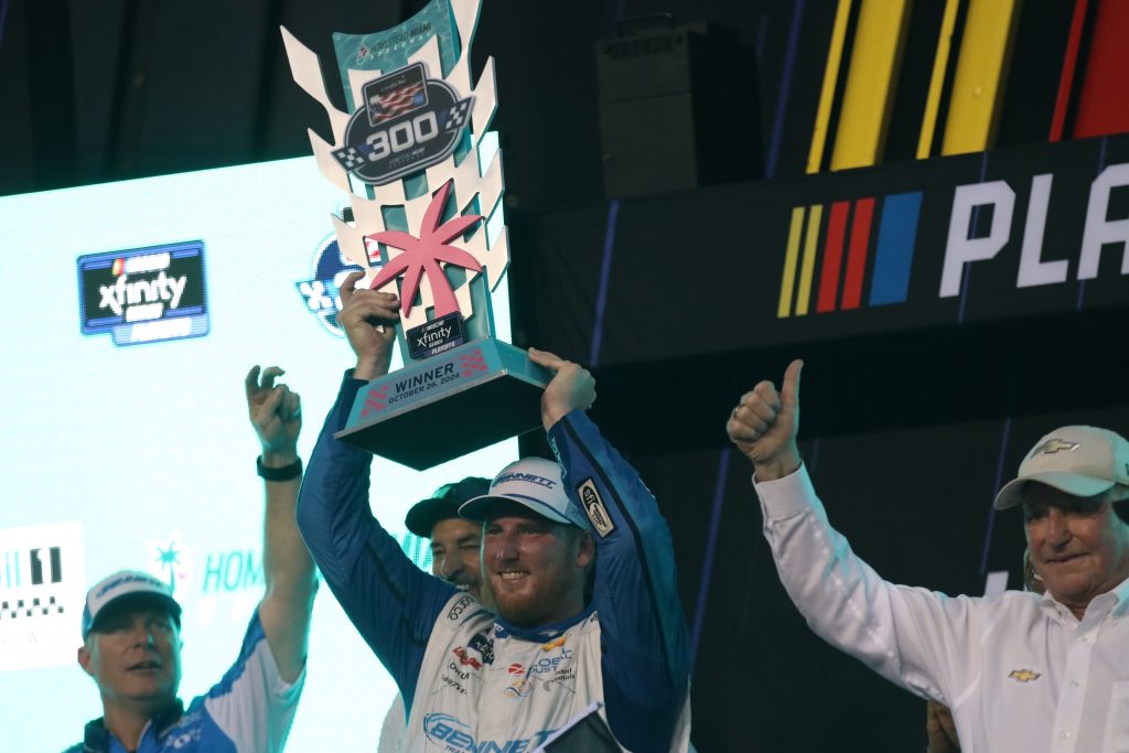 Austin Hill Wins, Advances to Championship Race at Homestead - The ...
