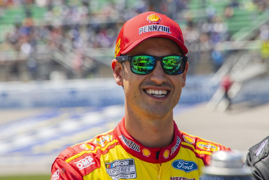 Logano Picks up Solid 9th Place Finish at Kansas After Texas Triumph